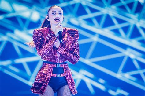 Annalisa Il Cambio Di Look Sorprende I Fan Cosa è Successo