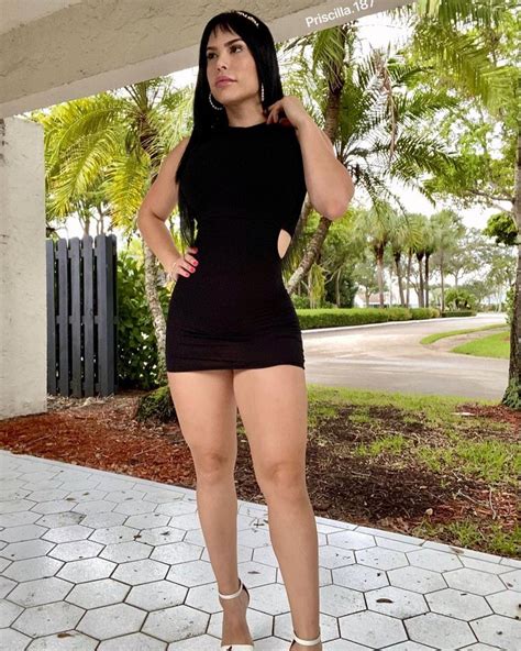 Pin Auf Priscilla Instagram Sexy Beine