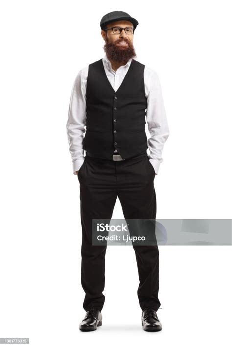 흰색 셔츠와 검은 조끼를 입은 수염난 남자의 전체 길이 초상화 남자에 대한 스톡 사진 및 기타 이미지 남자 남자 사업가 수트 Istock