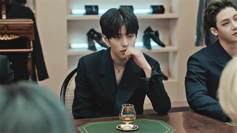 Seungchan Loops On Twitter Theyre Sitting Next To Each Other And Https T Co XxAEUYxDCu