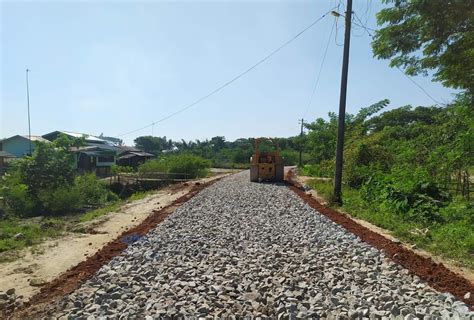 ခရမ်းမြို့နယ် ကျေးလက်ဒေသ ဖွံ့ဖြိုးရေး ကွန်ကရစ်လမ်းခင်းကျင်းမှုများအား က