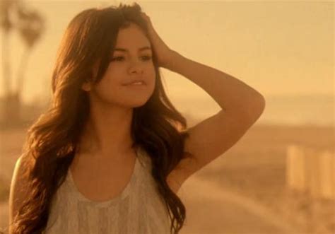 Selena Gomez Who Says Paperblog