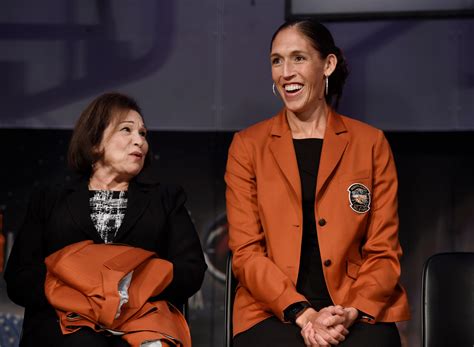 Rebecca Lobo Enters Hall Of Fame 15 Minutes From Where She Grew Up