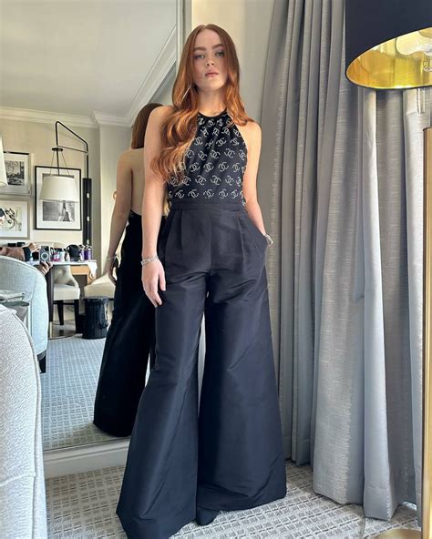 Sadie Sink 12052022 • Celebmafia