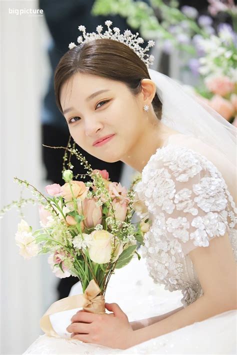 Lee Si Woo Korean Actresses Asian Beauty Wedding Dresses Lace