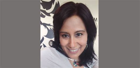 Columna Vertebral Desde El Otro Lado Y Vendaval De Eliana Vásquez