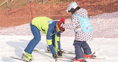 개코아빠 스키스쿨 양지파인리조트서 스키강습 진행