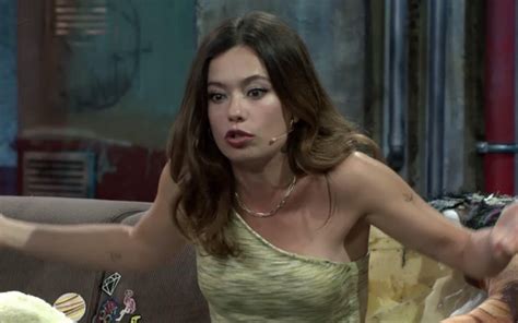 La Resistencia Destapa El Problema De Anna Castillo Con La Policía Por Suplantación De