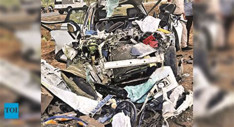 Uncle Niece Killed As Suv Rams Into Truck Bhopal News Times Of India