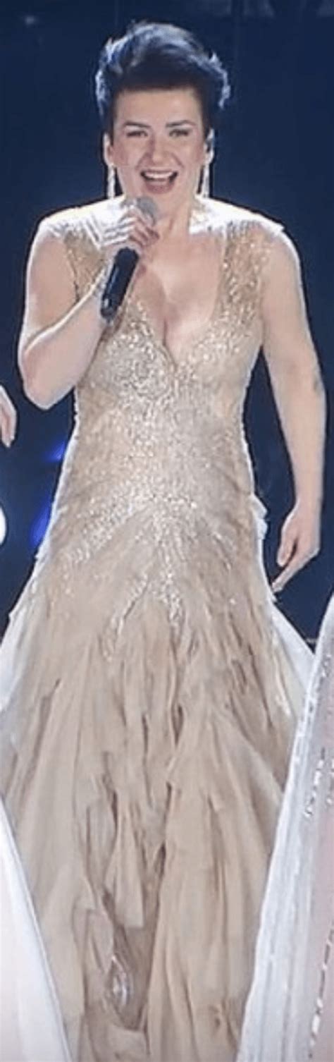 GGMusings My Favorite Oscar Dress Hourglassy Com