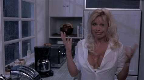 Scary Movie 3 Hot Scenes