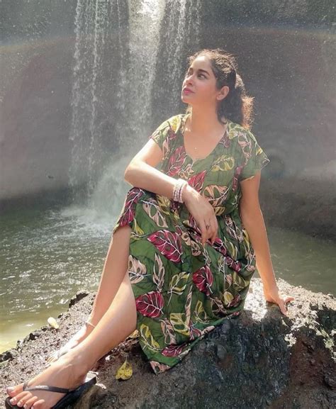 Faiza Gillani Biography Age Husband Drama List And Pictures