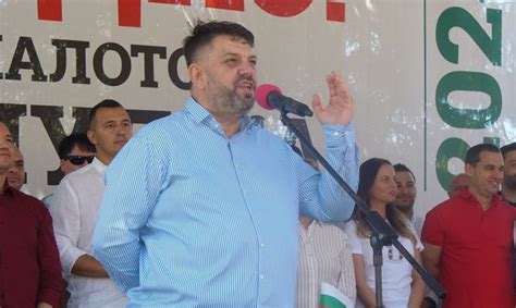 Двама лидери две Бузлуджи но “Горе главата ”