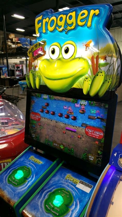 Frogger Upright Deluxe Ticket Redemption Game Raw Thrills 3