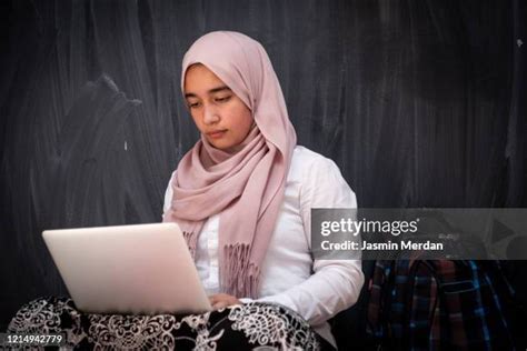 College Muslim Girl Photos And Premium High Res Pictures Getty Images