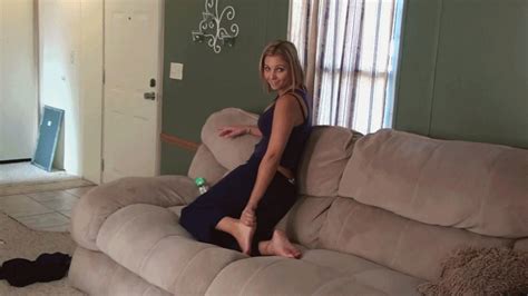 Hd Fully Nude Reverse Footjob While I Get Pleasured By And Suck On A