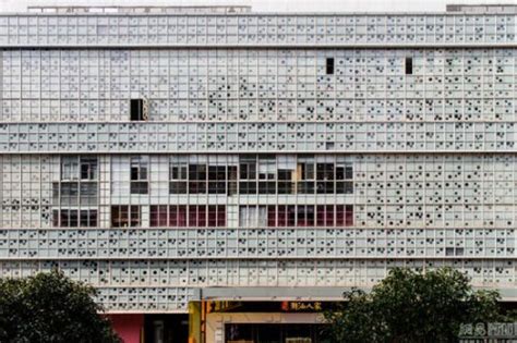 上海徐汇区一大楼四面满是孔 被称 洞洞大楼”（图） 闽南网