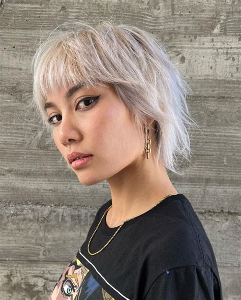 Short Straight Hairstyles To Obsess Over In