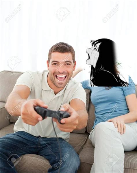 Парень играет в игры девушка плачет Мем Эксперт