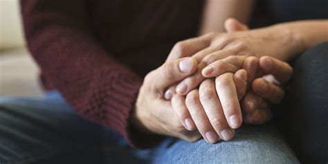 Kata Kata Cinta Tulus Bikin Pasanganmu Terpesona Kompas Com