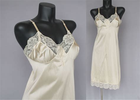 70s Beige Full Slip With Lace Neckline And Hem Kayser Short Slip