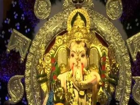 Lord Ganesh idol adorned with 69 kg gold, 336 kg silver in Mumbai | Zee ...