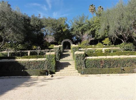 Prince Harry And Meghan Markles Eco Vegetable Patch At 14m Mansion