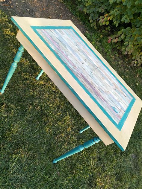 Стіл в столову на кухню туалетний столік 500 грн Кухонні меблі Київ на Olx