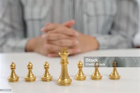 체스 게임과 비즈니스 플레이 비즈니스 전략 및 전술 과제의 성공 관리 개념 개념에 대한 스톡 사진 및 기타 이미지 개념 결정 경영자 Istock