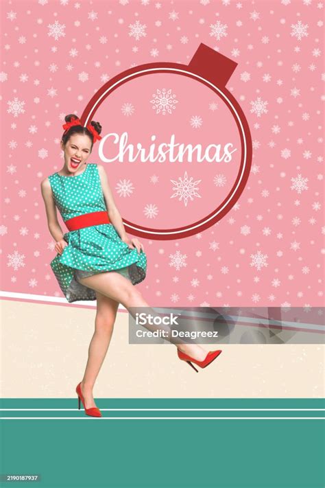흥분 예쁜 소녀 댄스 새해 파티 축하 값싼 물건 공 눈 겨울 절연 그린 배경의 수직 사진 콜라주 12월에 대한 스톡 사진 및 기타 이미지 Istock