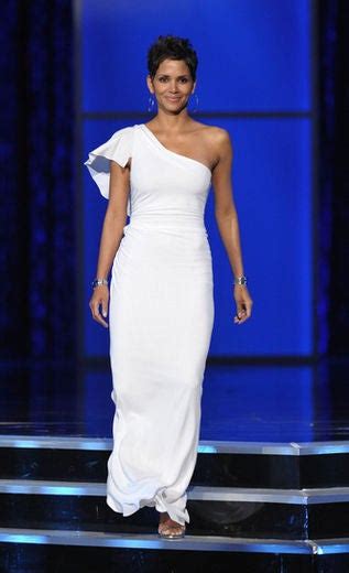 Halle Berry S Best Red Carpet Moments Essence Essence