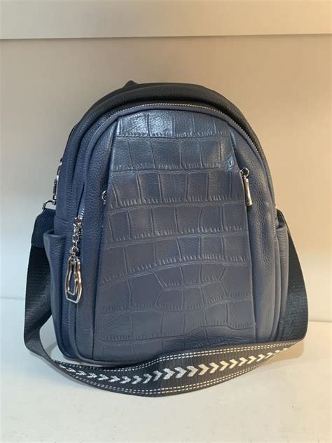 Жіночий шкіряний рюкзак — ціна 1990 грн у каталозі Рюкзаки Купити аксесуари за доступною ціною