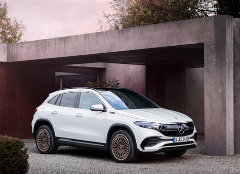 Going Electric Daimler Accelerates The Launch Program Of Its Future Evs Autoevolution