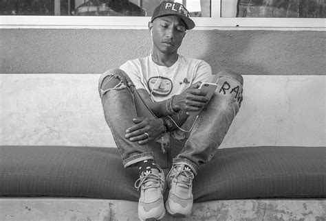 Pharrell Williams Apresenta As Inéditas Runnin” E Surrender” Midiorama