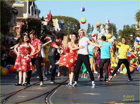 Ross Lynch And Maia Mitchell Teen Beach Movie Performance At Disney