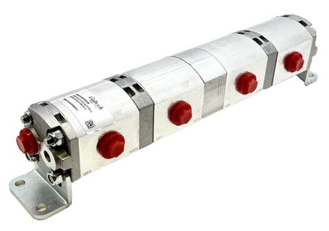 Walvoil Group One Geared Flow Divider Centre Inlet 4 Way 13lmin