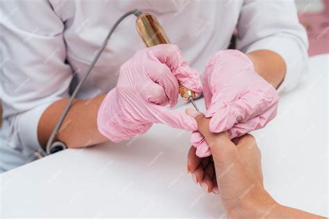 Higiene Y Cuidado De Las Uñas Y Uso De Guantes De Protección Foto Gratis