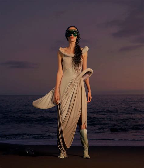 Fashion Designer Izzy Du Takes The Unorthodox Into The Wearable Plain Magazine