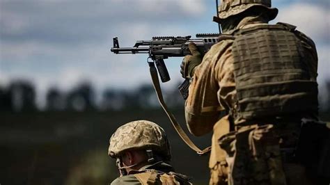 У російській армії процвітає пияцтво та непокора наказам командирів зведення Генштабу ЗСУ