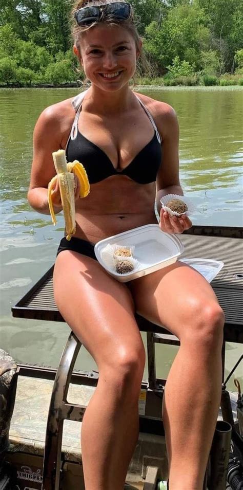 Hannah Barron Workout Women Duck Hunting Female Duck Hunter Lake