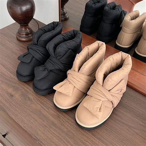 Sml2컬러 숏부츠 꼬임 매듭 리본 패딩 라운드 스퀘어 롱부츠 미들 롱워커 가죽 스웨이드 지퍼 양털 뽀글이 퍼 통굽 키높이 가보시 지퍼 스판 하비 어그 앵클 겨울 술톤 신발