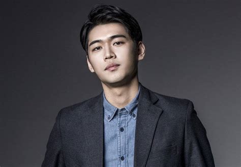 Kwon Hyuk Hyun 권혁현 Picture Gallery Hancinema The Korean Movie And Drama Database