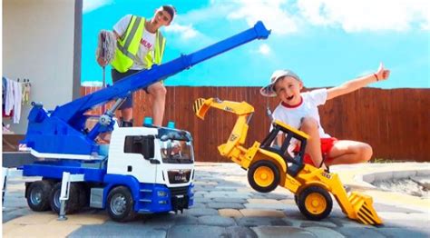 کلیپ ماشین بازی کودکانه با الکس ماشین جرثقیل و بیل مکانیکی سنگین