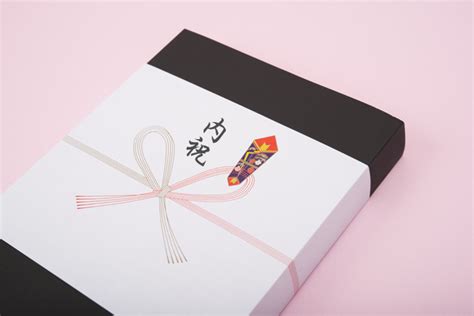 出産祝い金の相場とマナーと正しい贈り方 シュフーズ