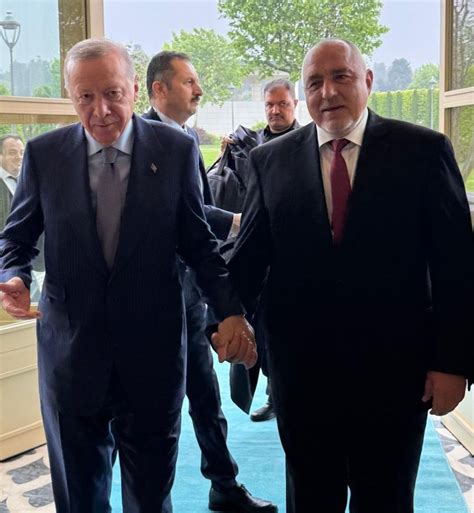 ПО СЪСЕДСКИ Борисов с КЛЮЧОВА ВИЗИТА в Истанбул Ердоган го посрещна край Босфора СНИМКИ