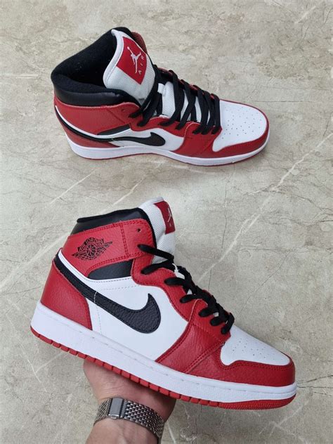 Купить Мужские кроссовки Nike Air Jordan красный с белым\черным найк ...
