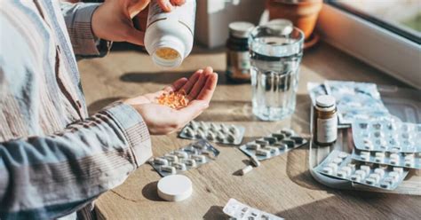 কলেজের পড়ুয়াদের মধ্যে বাড়ছে যৌন ক্ষমতা বৃদ্ধির বস্তু ব্যবহার ভবিষ্যৎ নিয়ে আশঙ্কায় চিকি