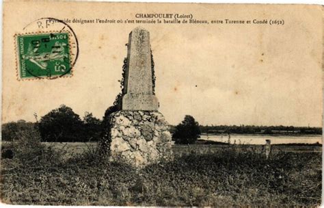 Champoulet Pyramide Designant Lendroit Ou Sest Terminée à