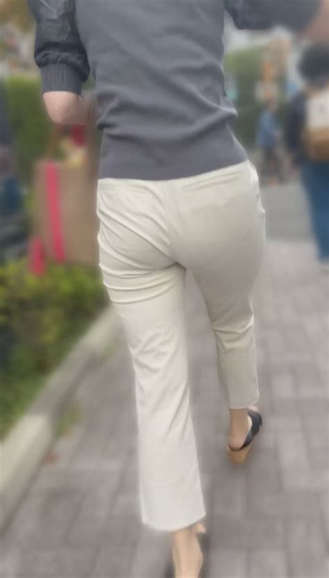 Gcolle 清楚な見た目に過激なパンティで武装超半ケツのパンティと美巨尻で病院内外の男を誘惑下品なパンツスーツ お姉さん編 SupSkirt