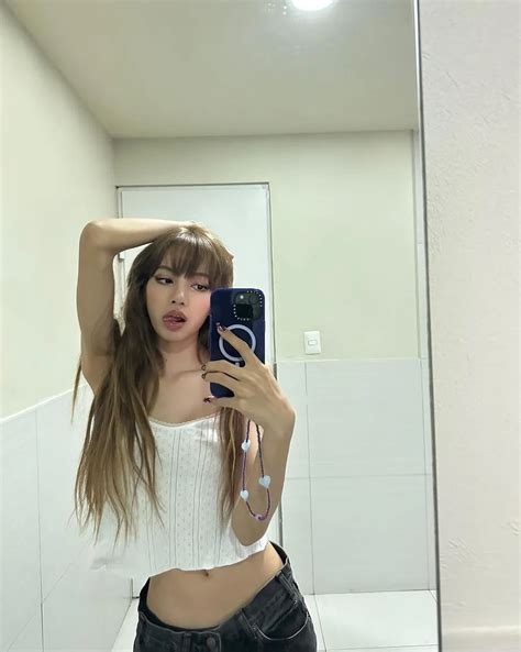 Người Mẫu Trung Quốc Chia Sẻ Về Lisa Blackpink ở Hậu Trường Của Trường Quay